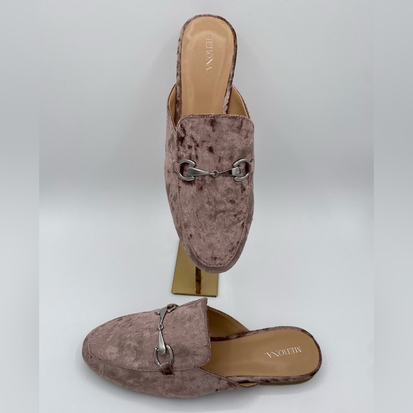 Merona | Shoes | Merona Mauve Crushed Velvet Slip On Mule Flats Size 75 ...